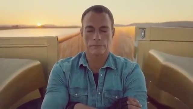 Amazing Video: Jean-Claude Van Damme Does Split Between 2 Moving Volvo ...