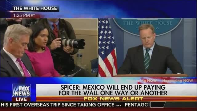 Spicer Cuts Off Kristen Welker :: Grabien - The Multimedia Marketplace